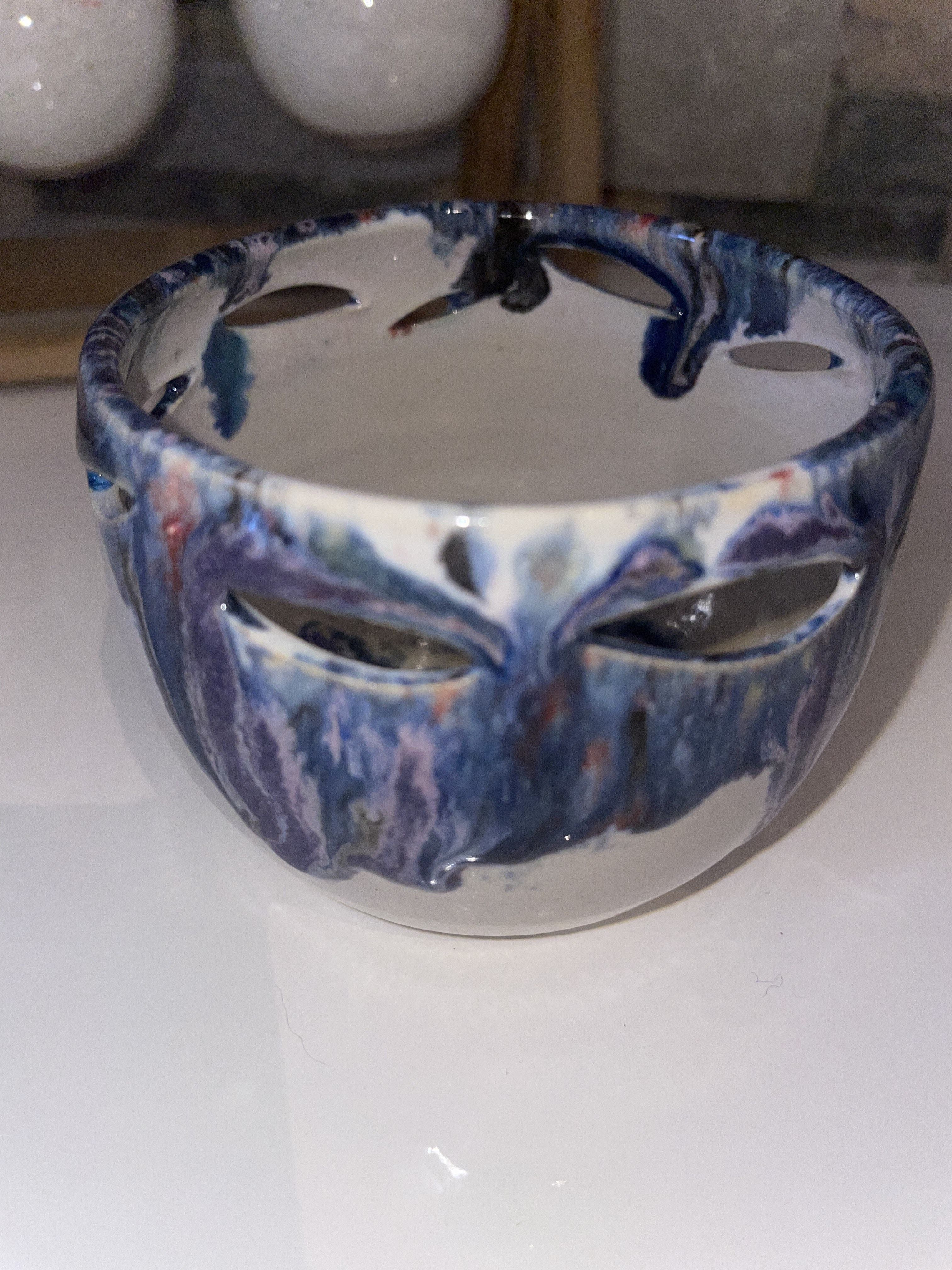 Bougie artisanale mouchetée bleue par Une poterie Une bougie
