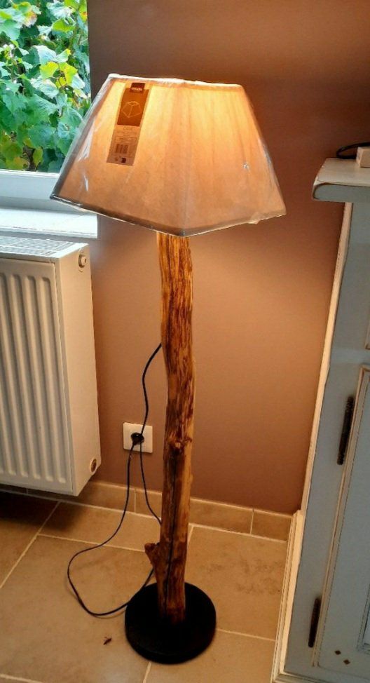 Lampadaire en bois flotté par Gemme l'artmonie | Kwaz'Art