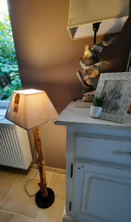 Lampadaire en bois flotté par Gemme l'artmonie | Kwaz'Art
